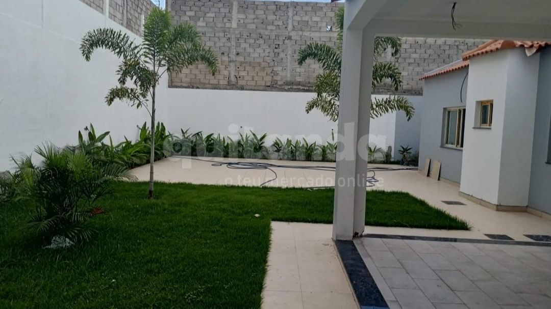 Vivenda V3 no condomínio BPC do Camama - Quitanda