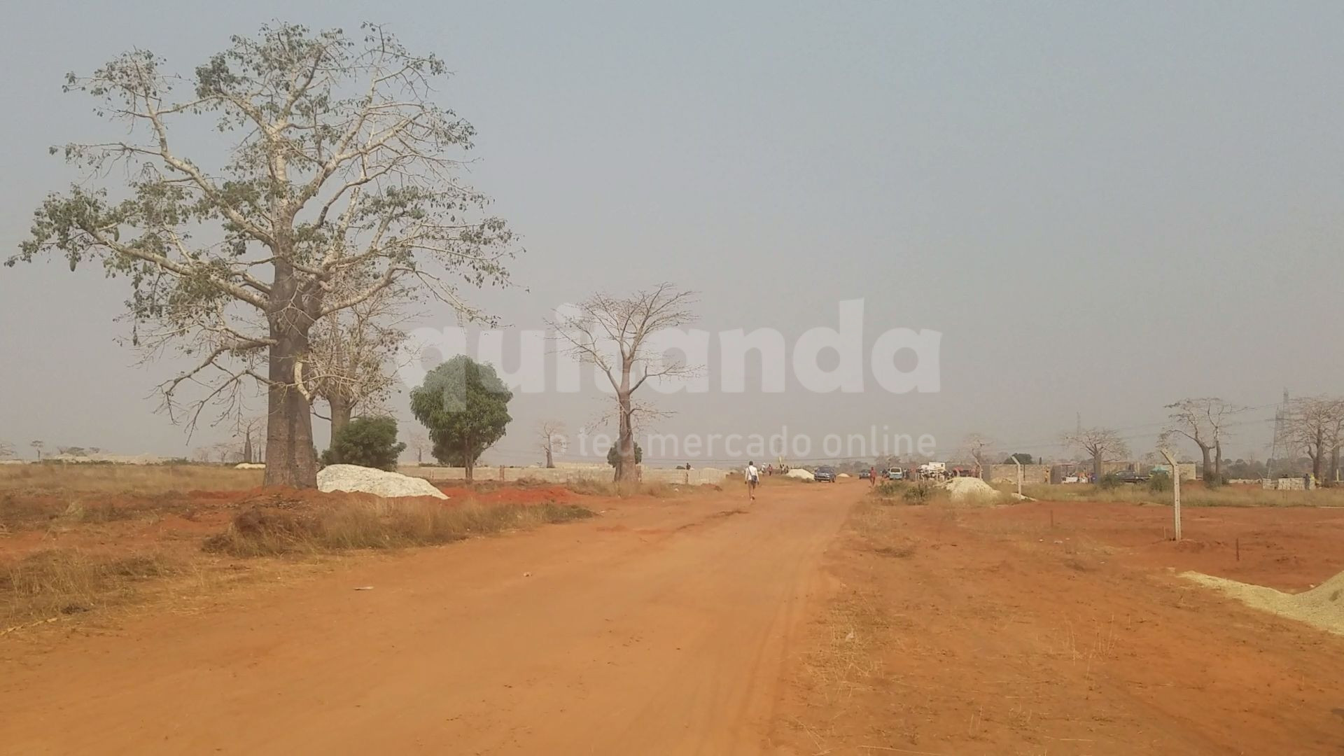 Terreno de 2 hectares no Zango 5000 - Quitanda