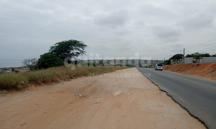 Terreno no Ramiros - Benfica - Quitanda