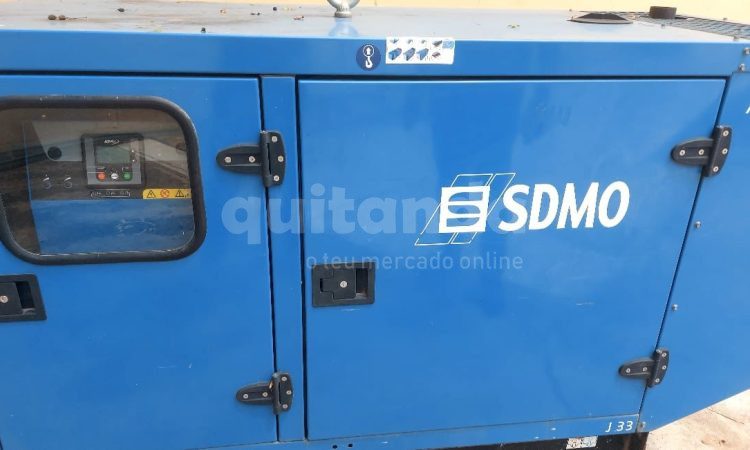 Vender: Gerador SDMO da marca (AUTOSUECO) - Quitanda