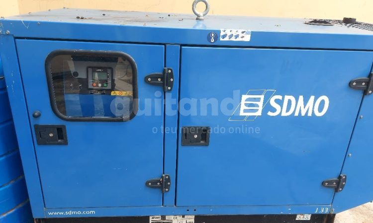 Vender: Gerador SDMO da marca (AUTOSUECO) - Quitanda
