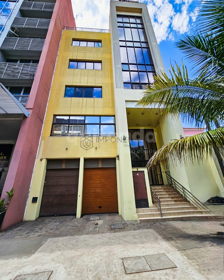 Vender: Edifício autónomo de 9 pisos, com escritórios e apartamentos ...