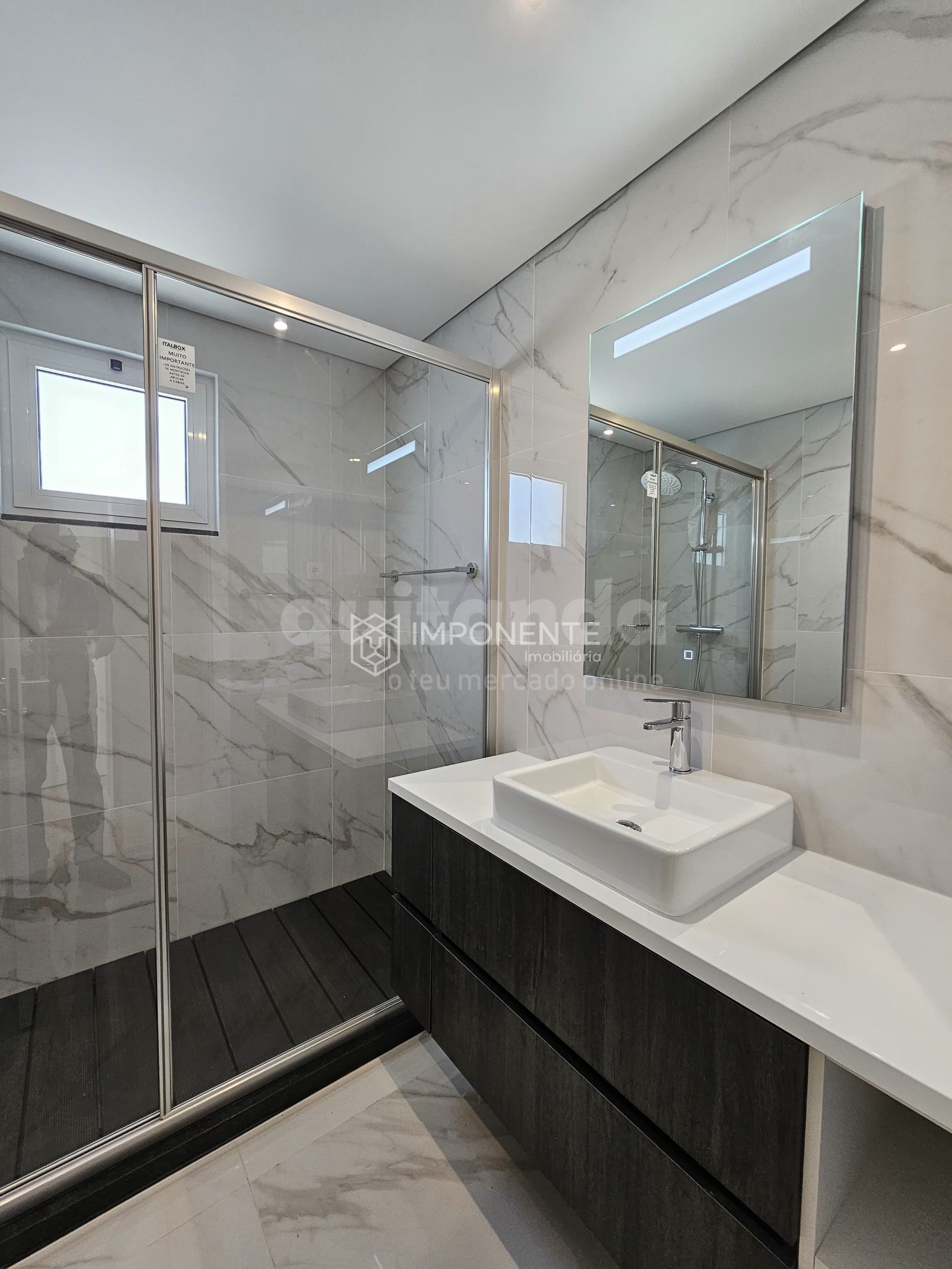 Vender: Vivenda V3 no Condomínio Maravilha -Talatona - Quitanda