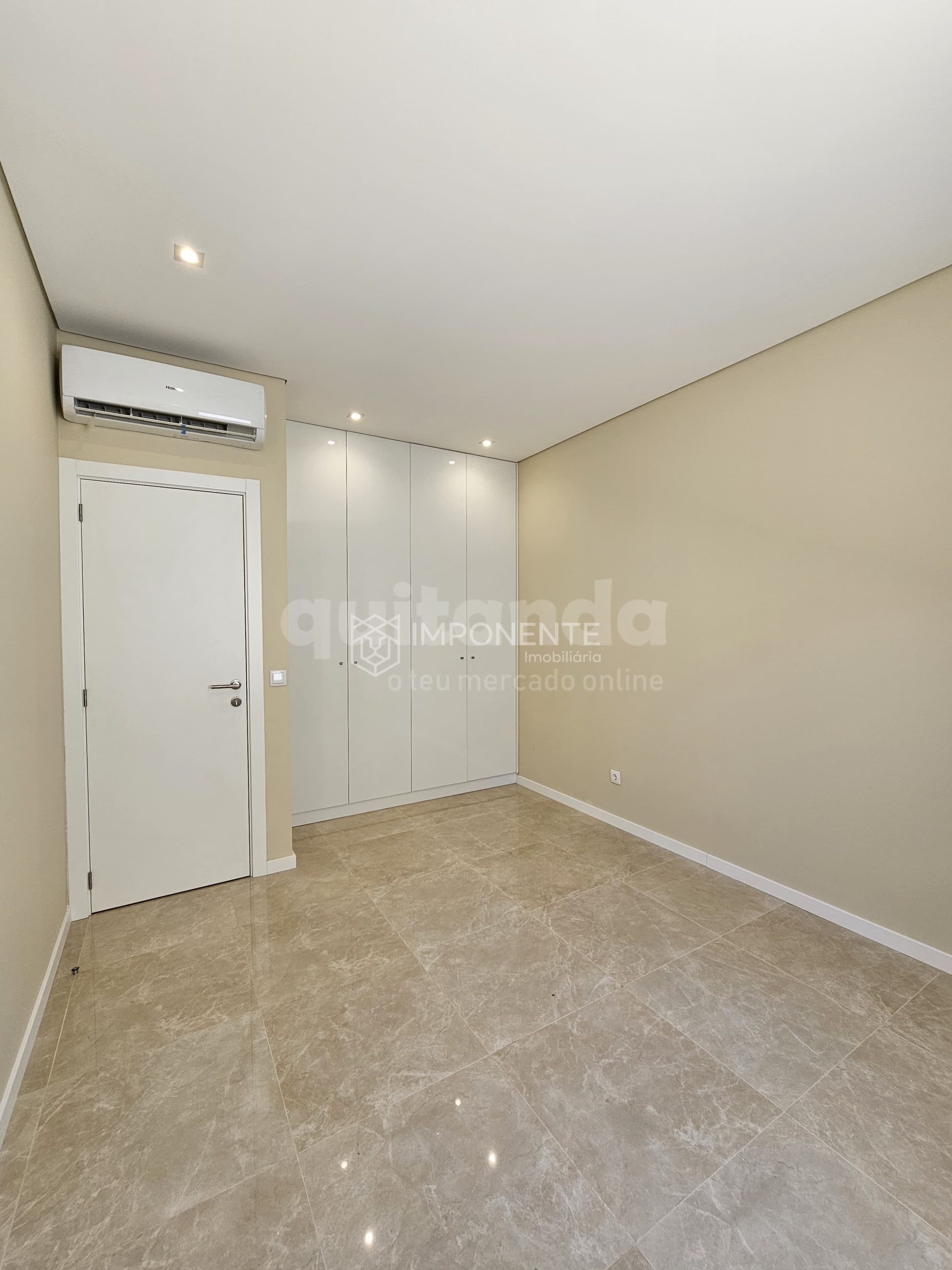 Vender: Vivenda V3 no Condomínio Maravilha -Talatona - Quitanda