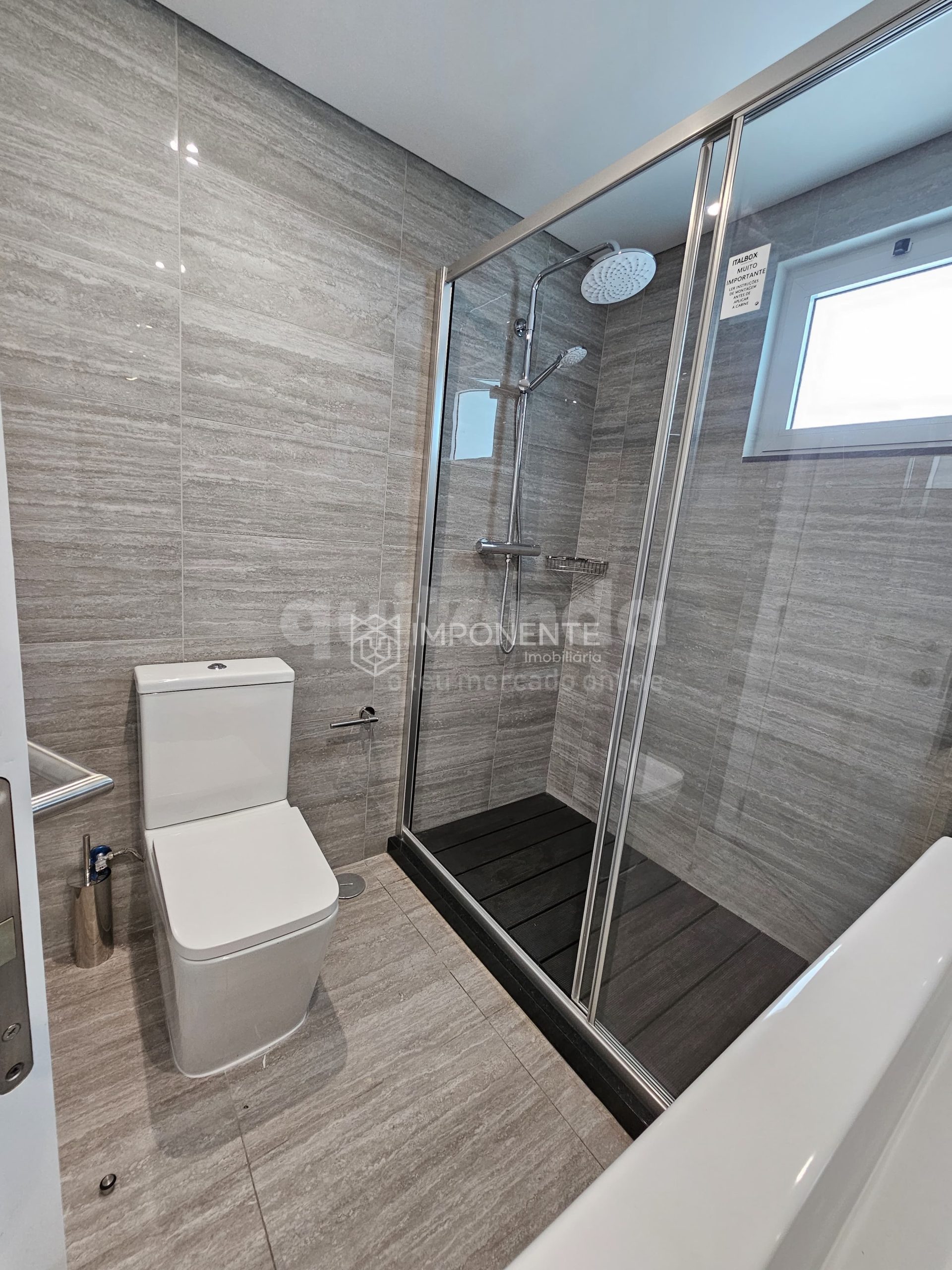 Vender: Vivenda V3 no Condomínio Maravilha -Talatona - Quitanda