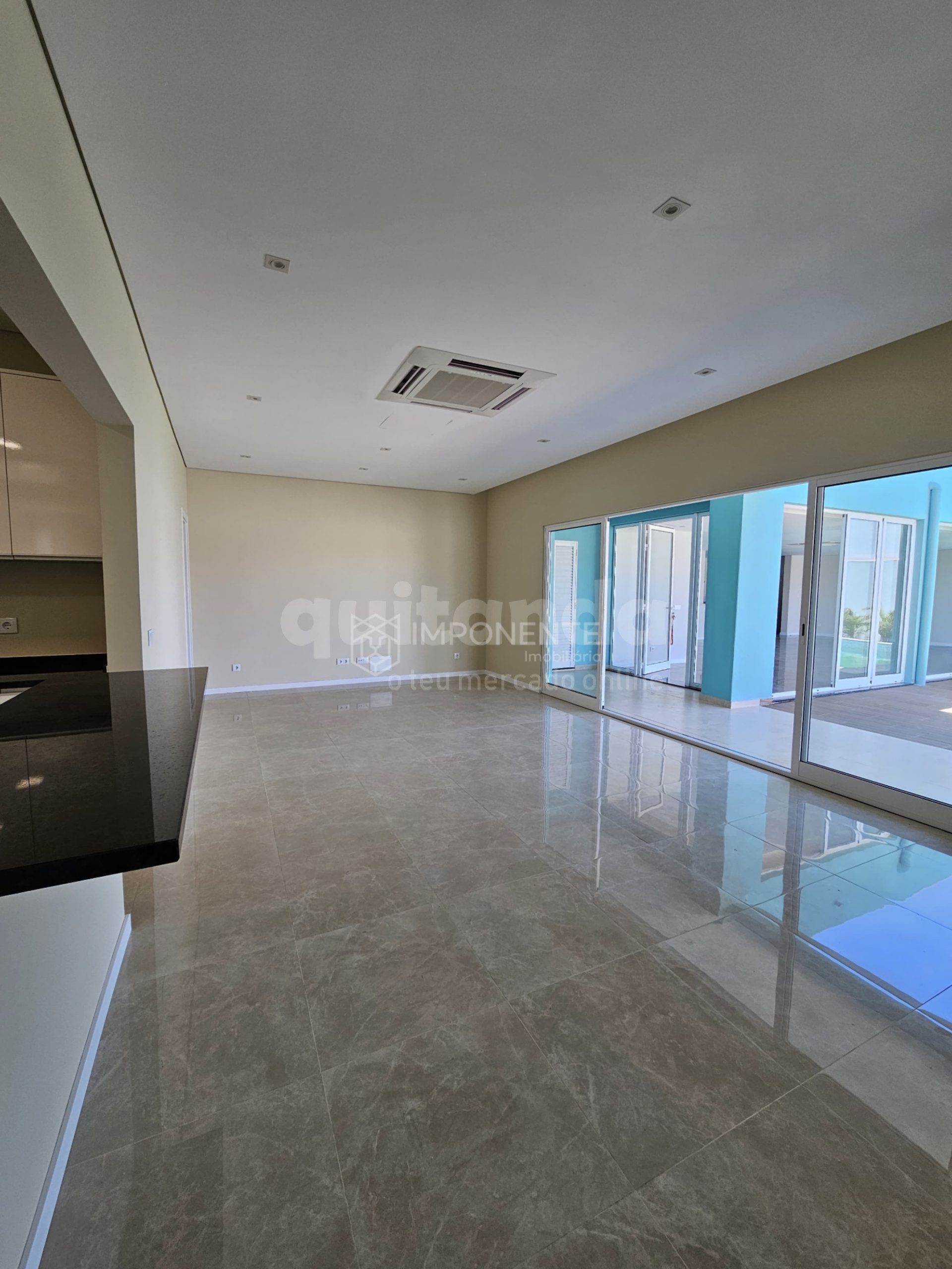 Vender: Vivenda V3 no Condomínio Maravilha -Talatona - Quitanda