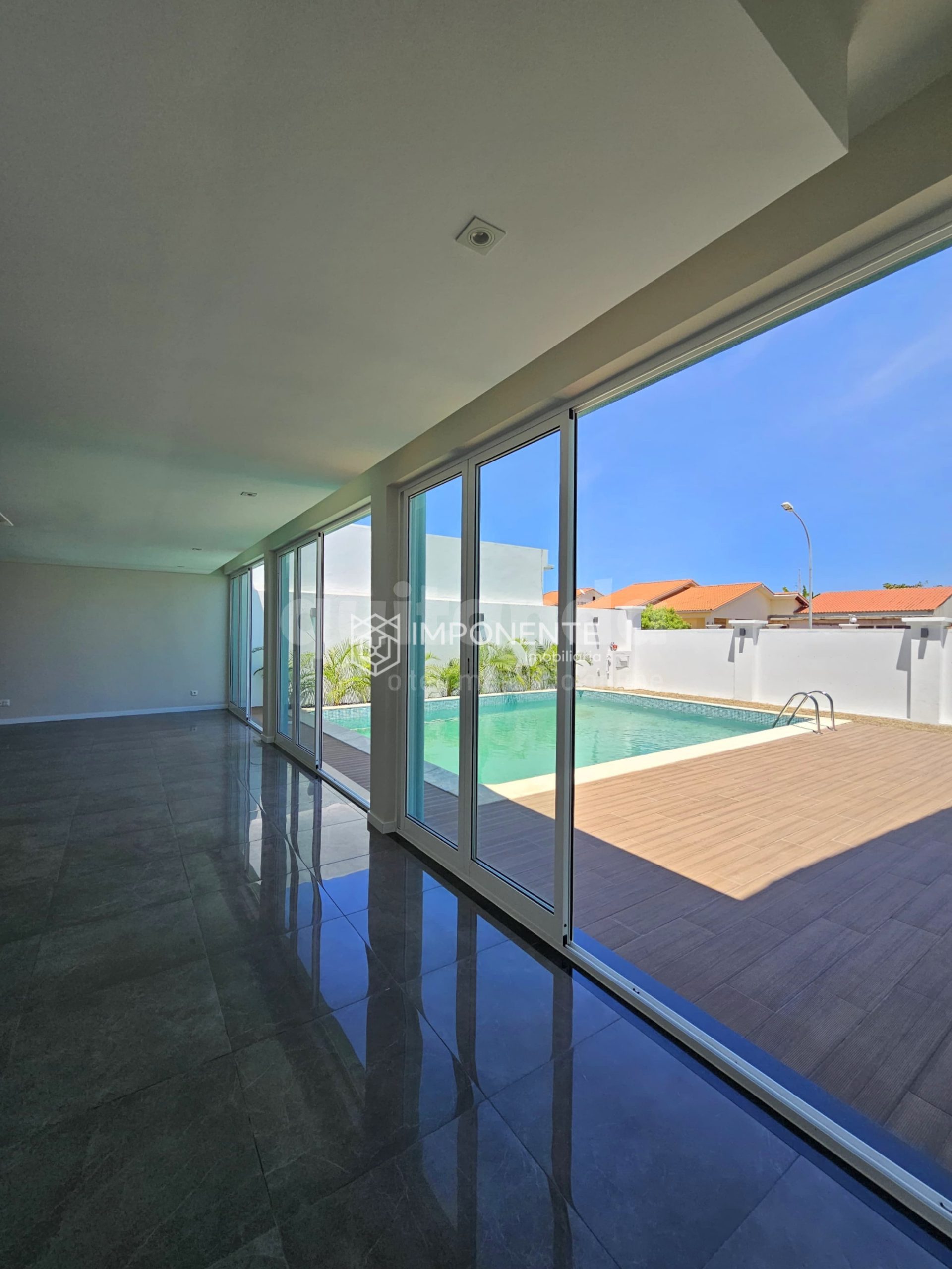 Vender: Vivenda V3 no Condomínio Maravilha -Talatona - Quitanda